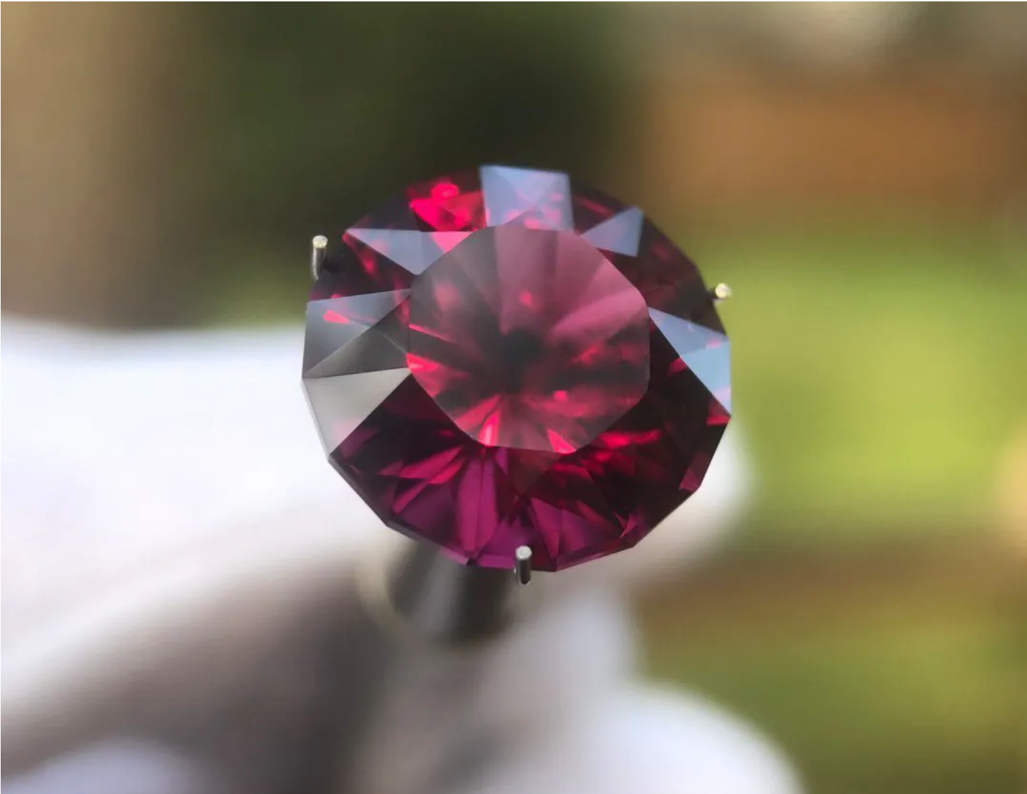 Pyrope Garnet: Unleashing the Fiery Passion of Nature’s Crimson Gem